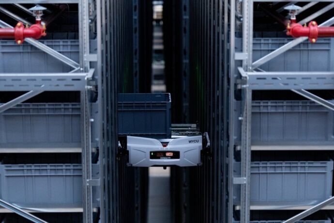 Autonomous Mobile Robots for Warehouses | Exotec