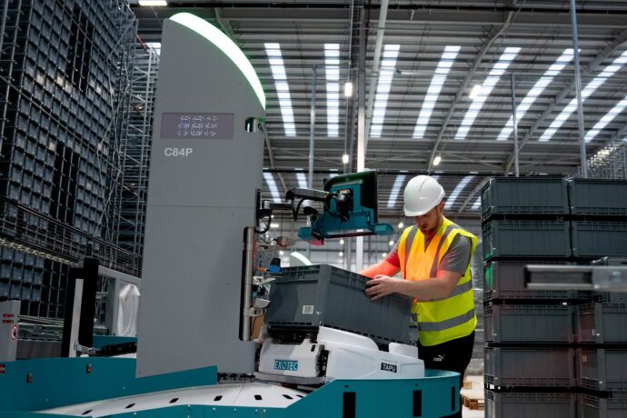 Warehouse Storage Solutions | Exotec