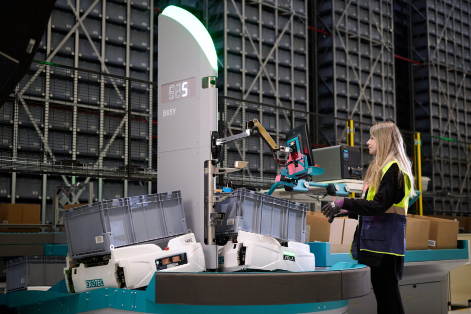 Automatisation des entrepôts : Types, avantages et bien plus encore ...