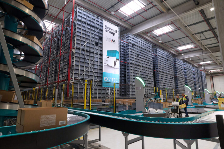 Guide to Conveyor Systems: Types, Uses, & Benefits | Exotec