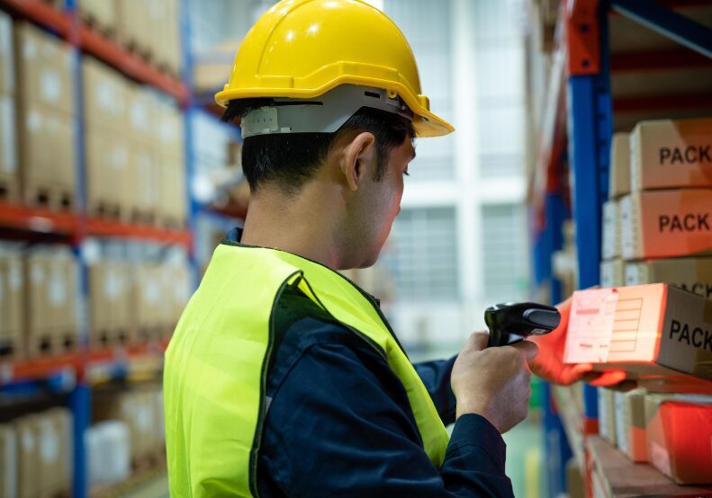 Ways to Reduce Warehouse Picking Errors | Exotec