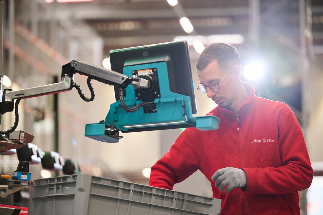 Exotec robots process first orders at Auchan Luxembourg | Exotec