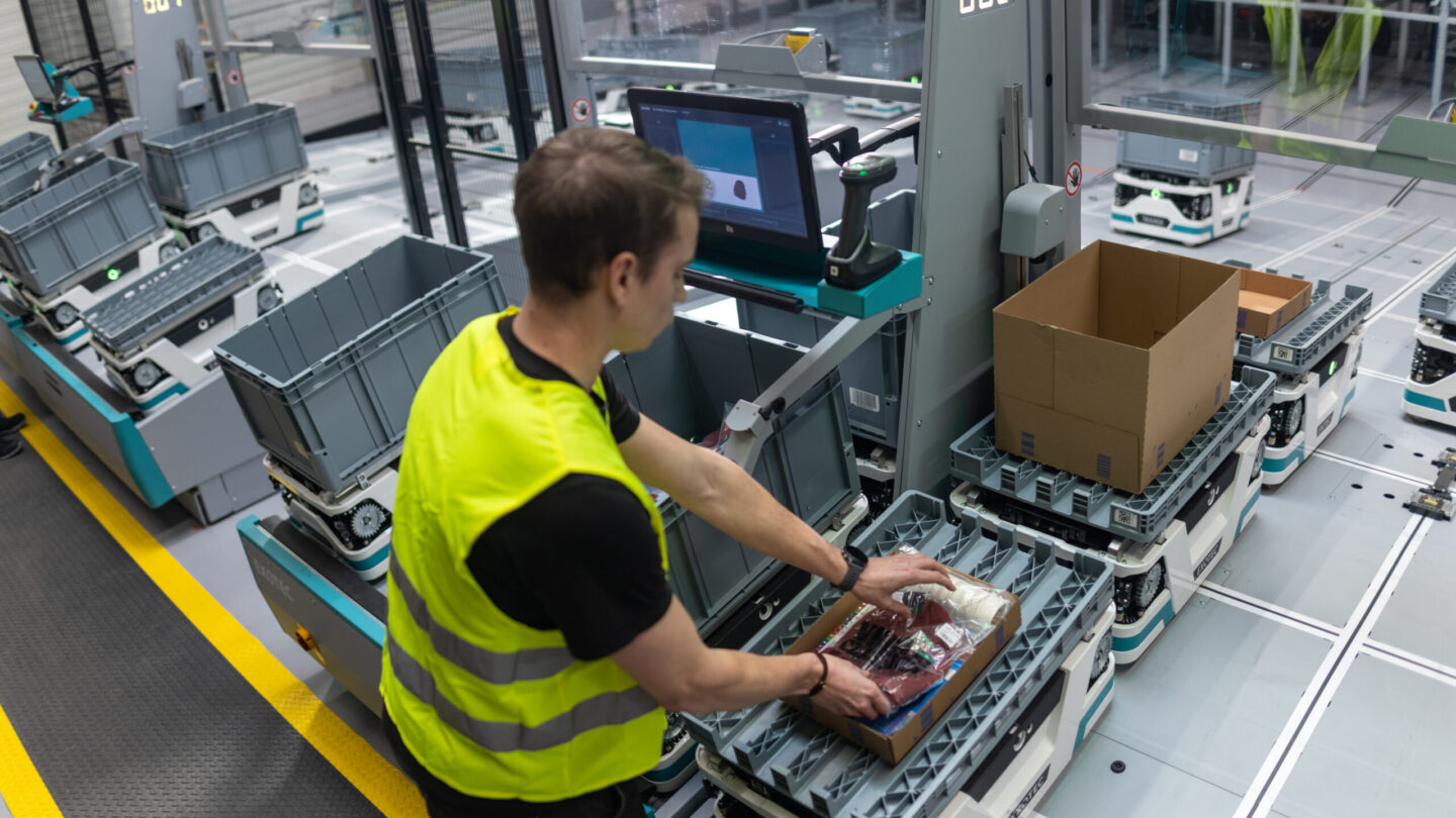 Exotec、米大手アパレル企業のOxford Industriesとのパートナーシップを発表 | Exotec